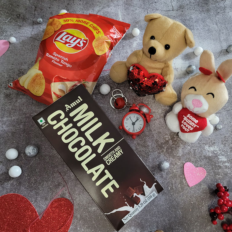 Send Plushies with Amul Chocolate N Clock Keyring Valentine Gift Combo ...