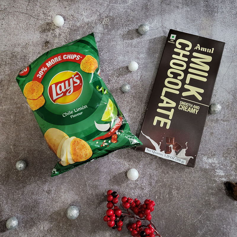 Send Lays Chips with Amul Chocolate Bar Valentine Gift to USA Online ...