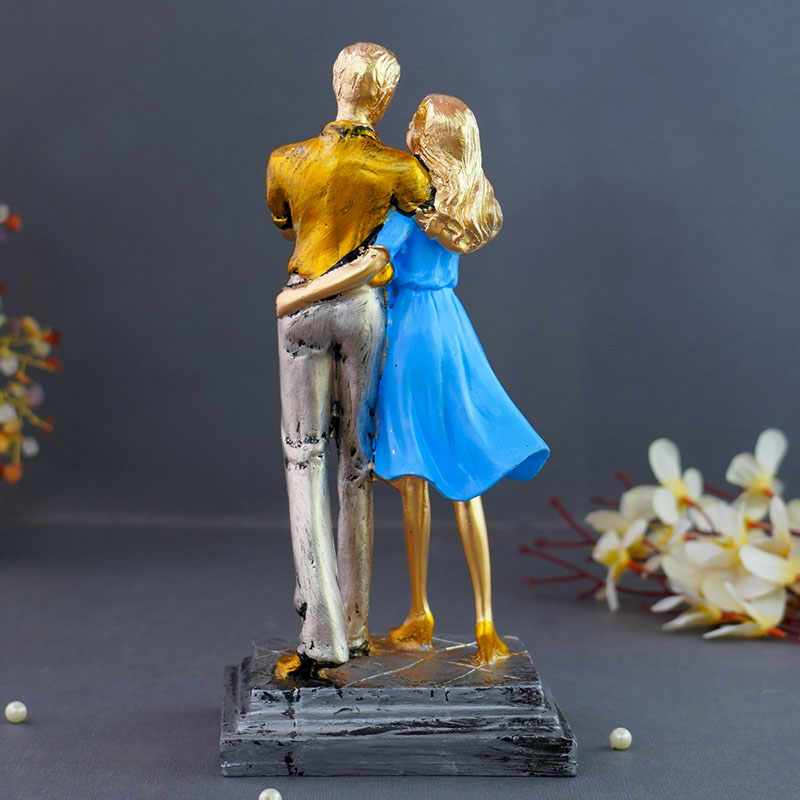 Send Lovely Couple Holding Hands Statue for Valentines Day Online ...