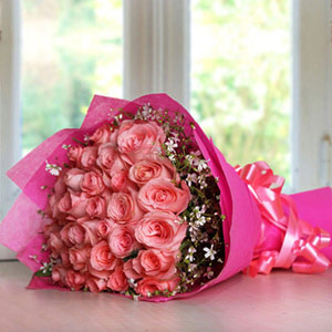 Send Roses Online - Buy Roses | Rose Delivery In India - Giftalove